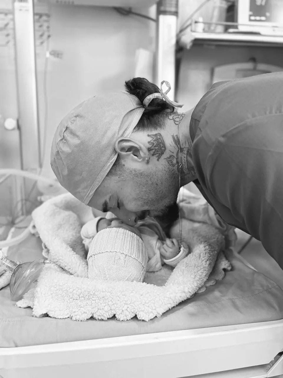 Nació la hija de Maluma y Susana Gómez: esta es la primera foto del cantante con París – La Jornada